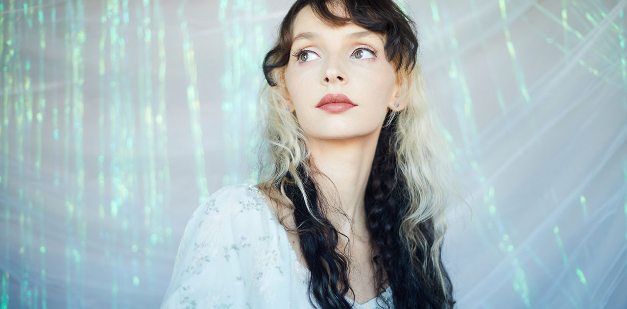 Gal Musette Turned Traffic Frustration into a Song We Can’t Stop ...