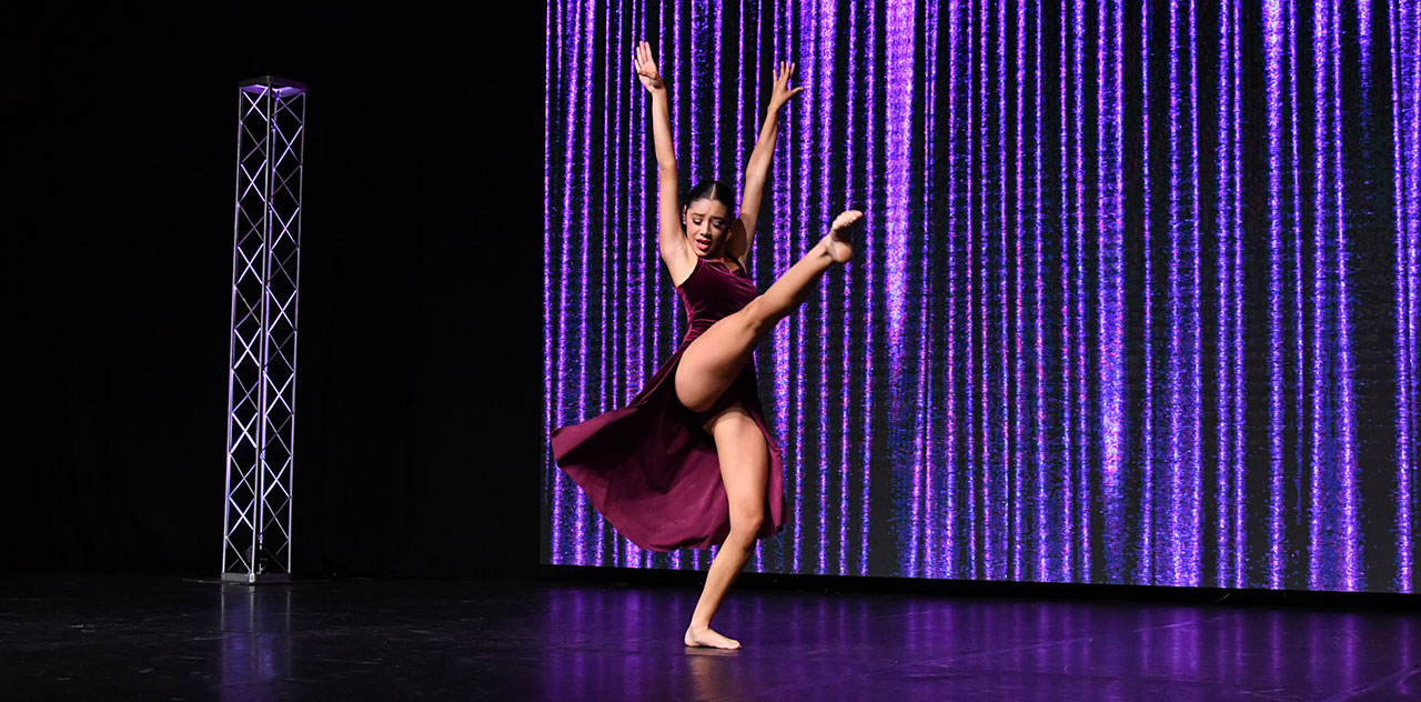 3 Ways to Self-Critique Your Dances | Showstopper Magazine Online